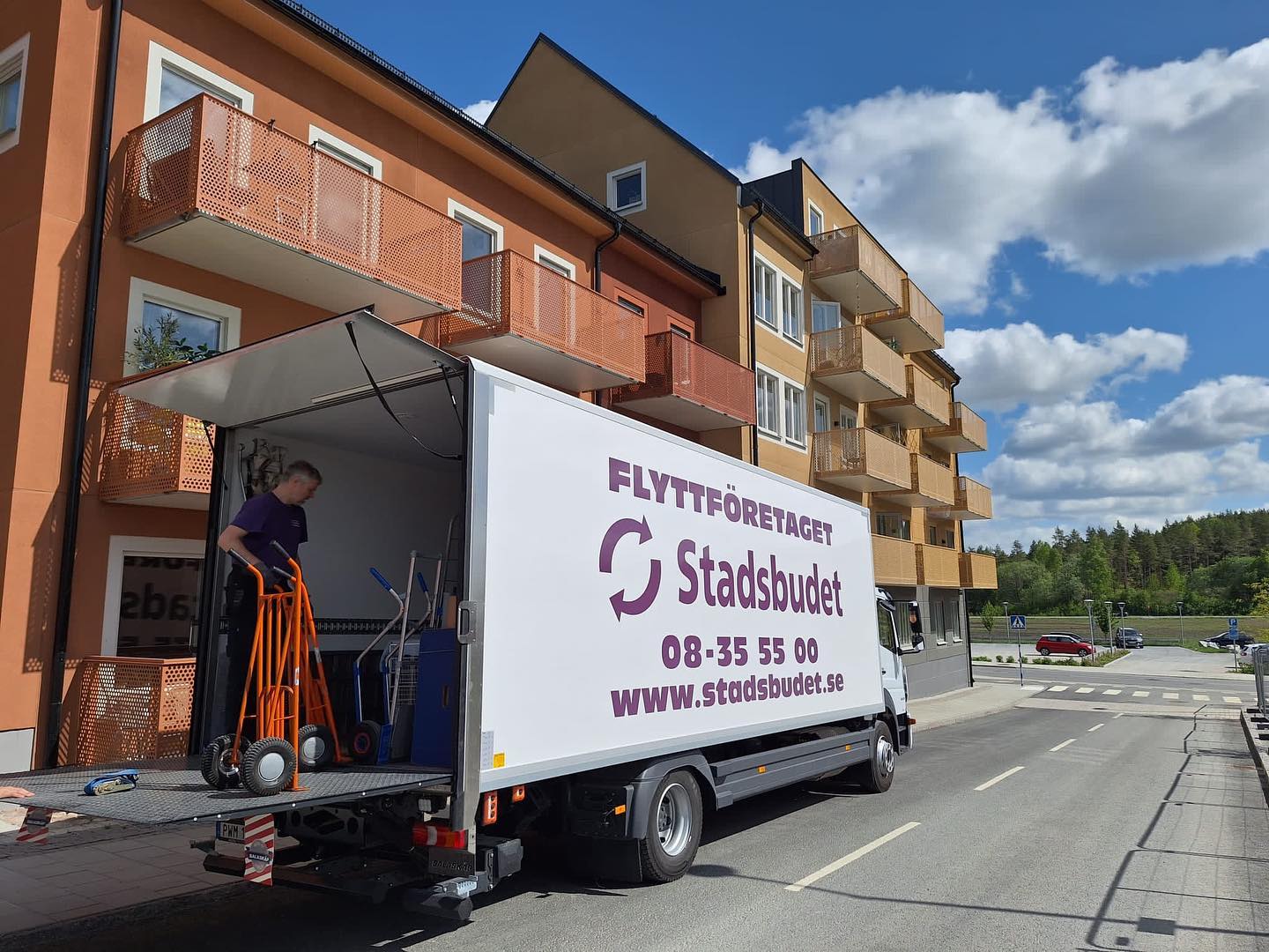 Flyttfirma Stockholm - Fast pris med en trygg flyttfirma